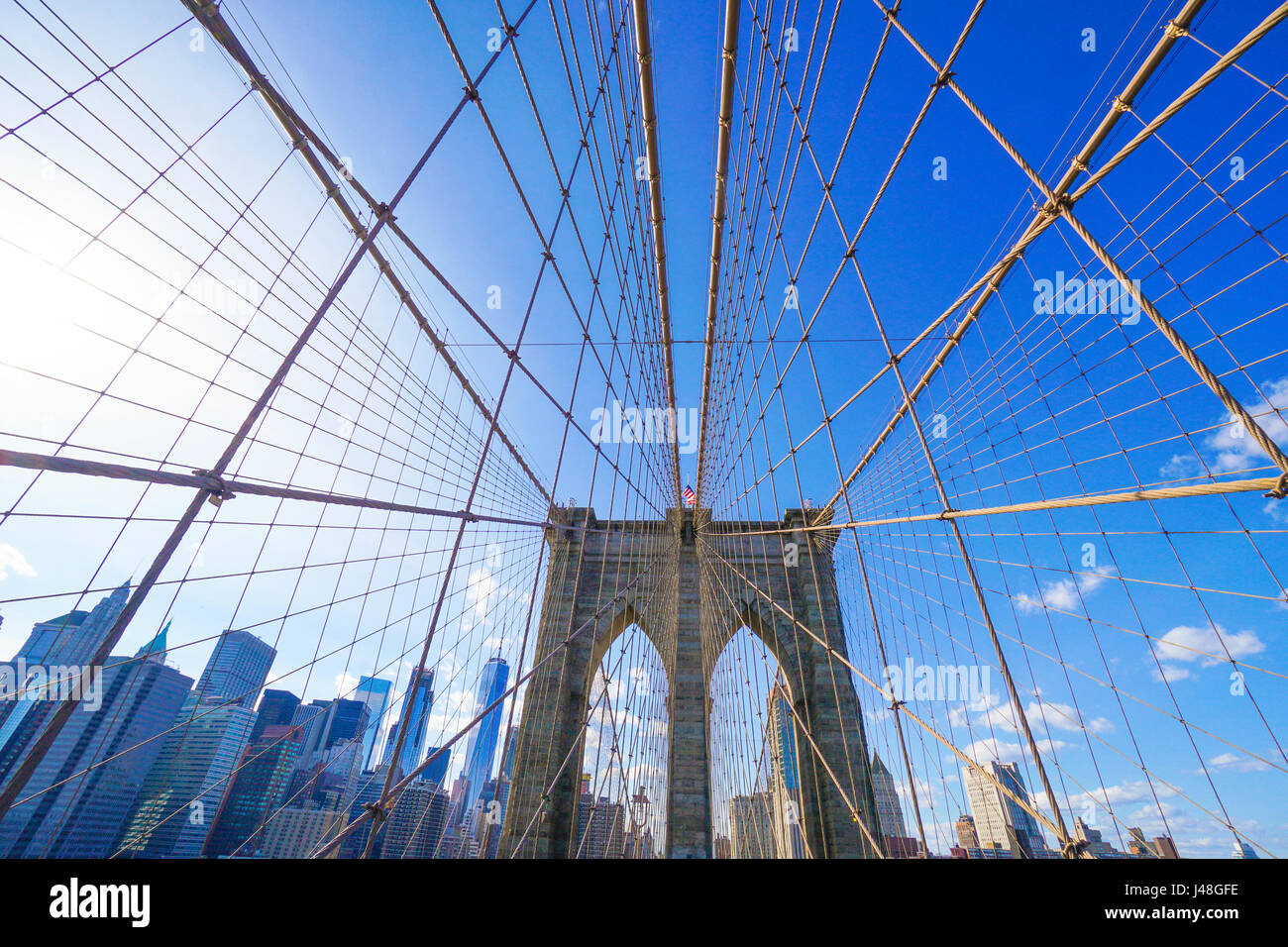 Amazing Architecture in New York - the famous Brooklyn Bridge ...