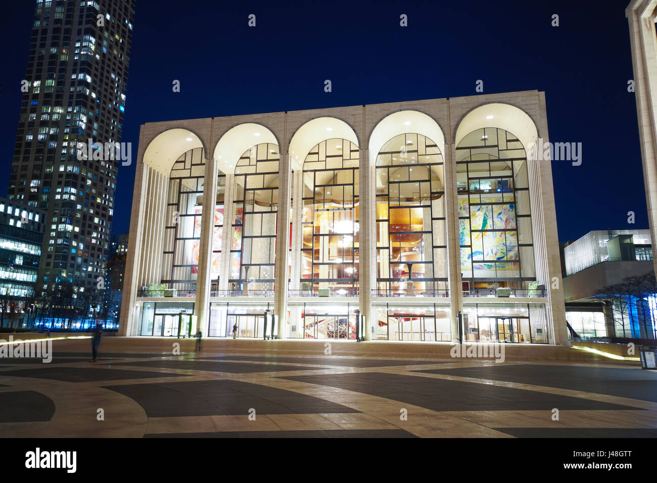 MET - The Metropolitan Opera at Lincoln Center in Manhattan- MANHATTAN ...