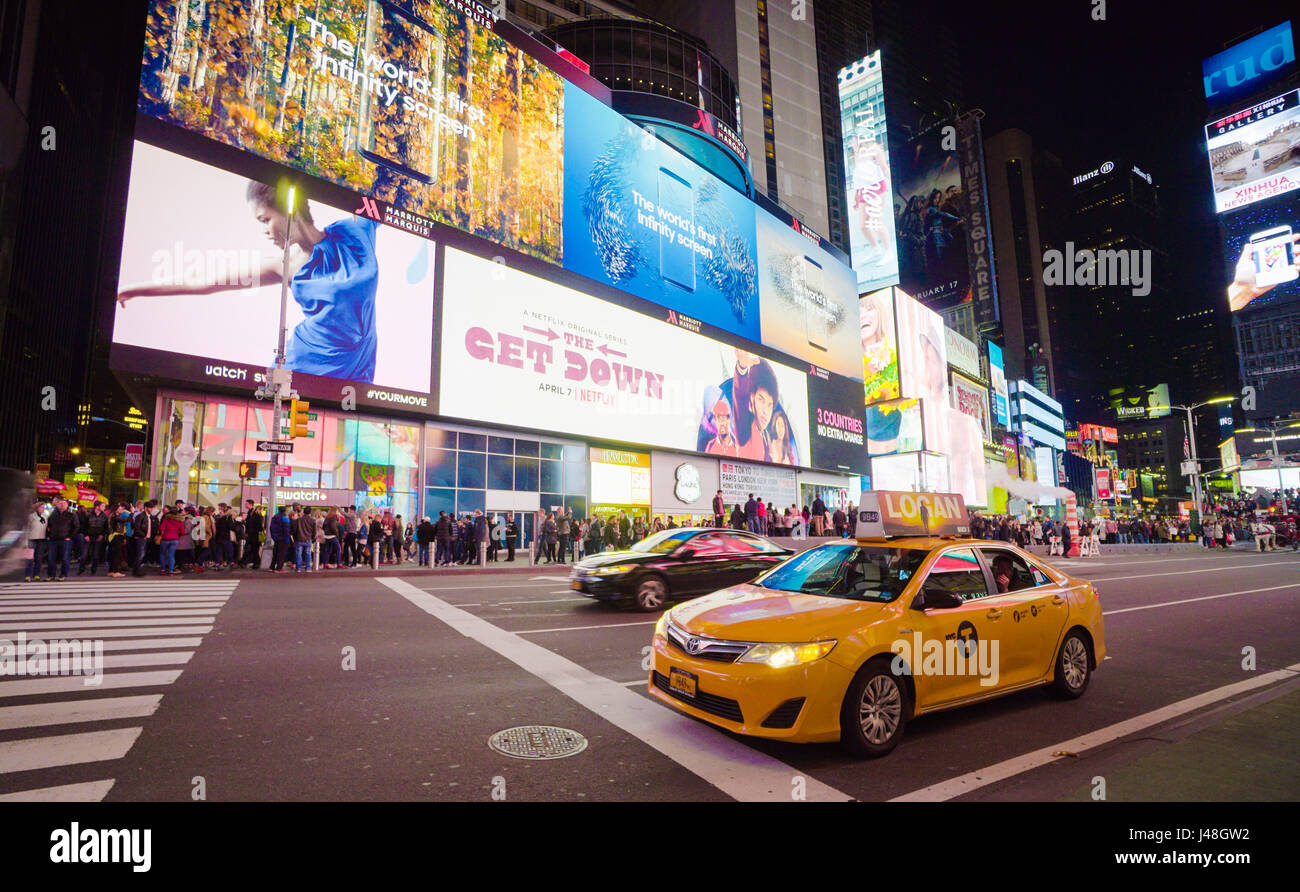 New York Times Square at night - a busy place in New York- MANHATTAN ...