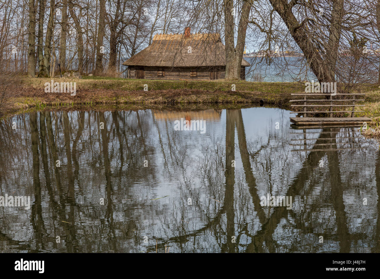 Old pond house hi-res stock photography and images - Alamy
