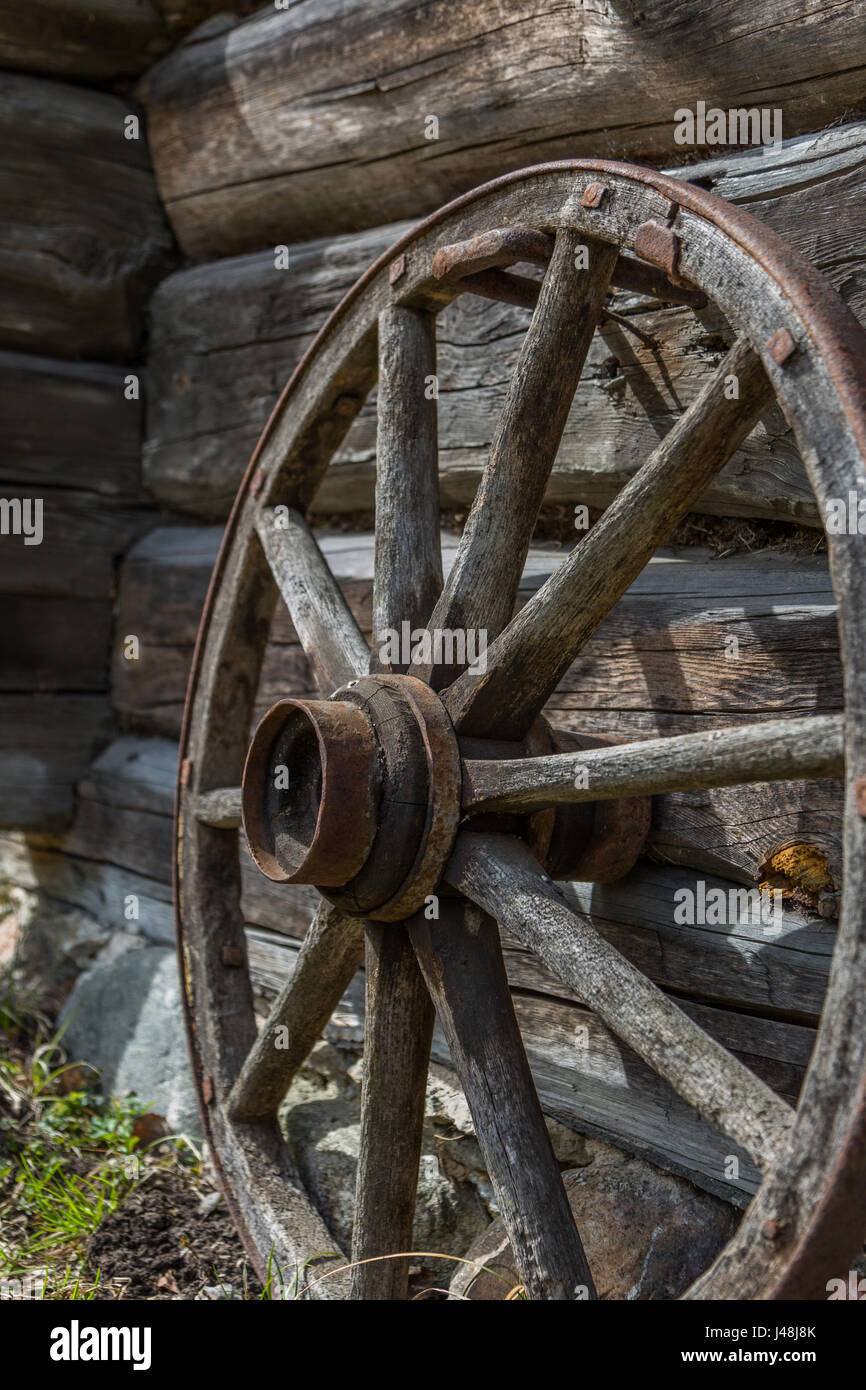 Cannon wagon hi-res stock photography and images - Alamy