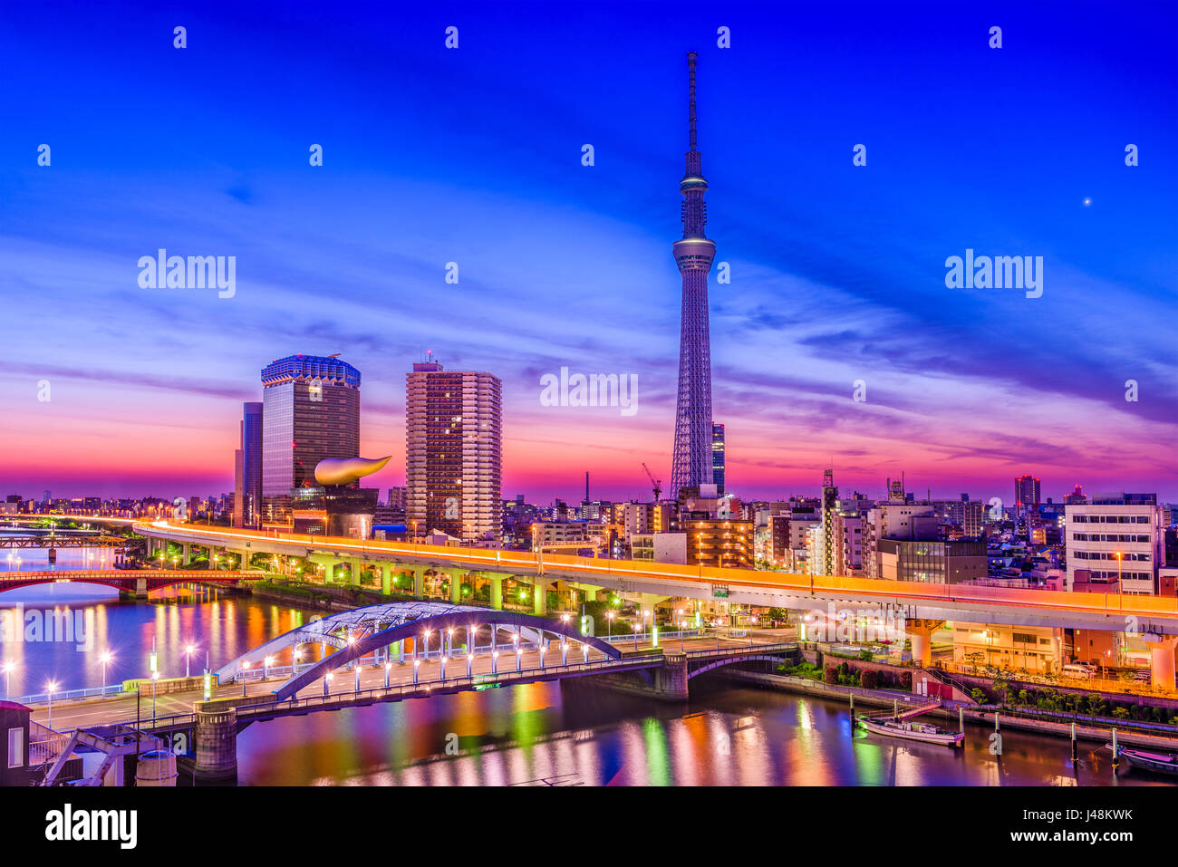 Tokyo japan river water hi-res stock photography and images - Alamy