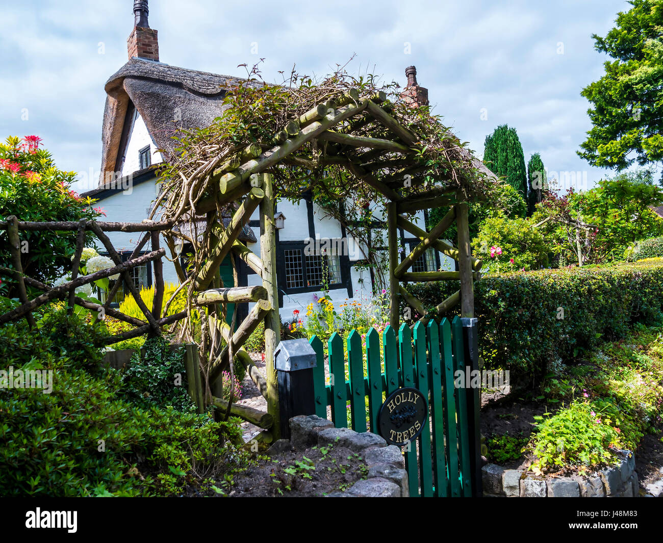 Black and White Thatched Cottage in the Cheshire Countryside near ...