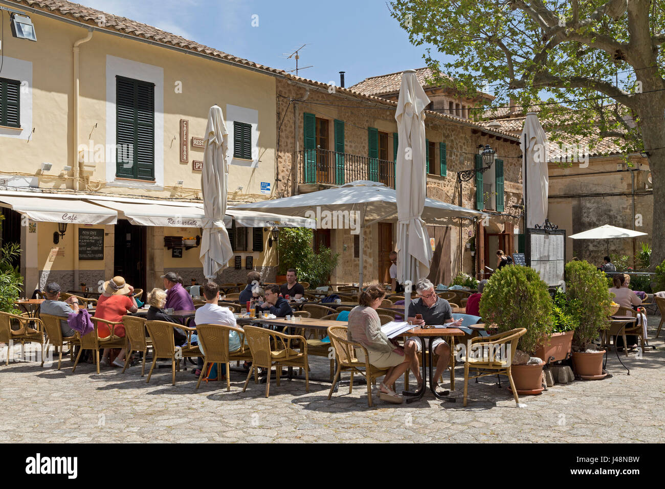 pavement café at the town centre of Valldemossa, Majorca, Spain Stock ...