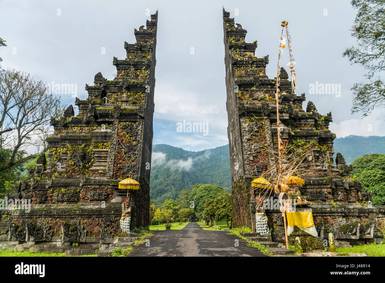 A typical Balinese gate; Bali Island, Indonesia Stock Photo - Alamy