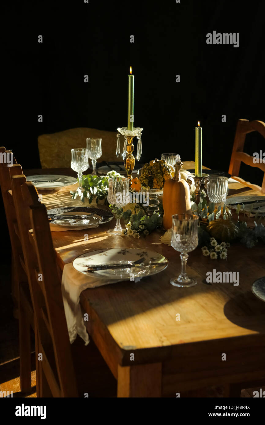 A table set for formal dining Stock Photo - Alamy