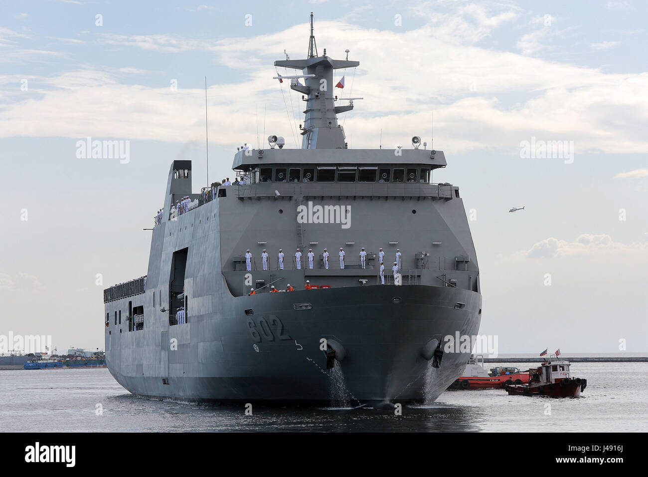 (170510) -- MANILA, May 10, 2017 (Xinhua) -- The BRP Davao Del Sur (LD ...