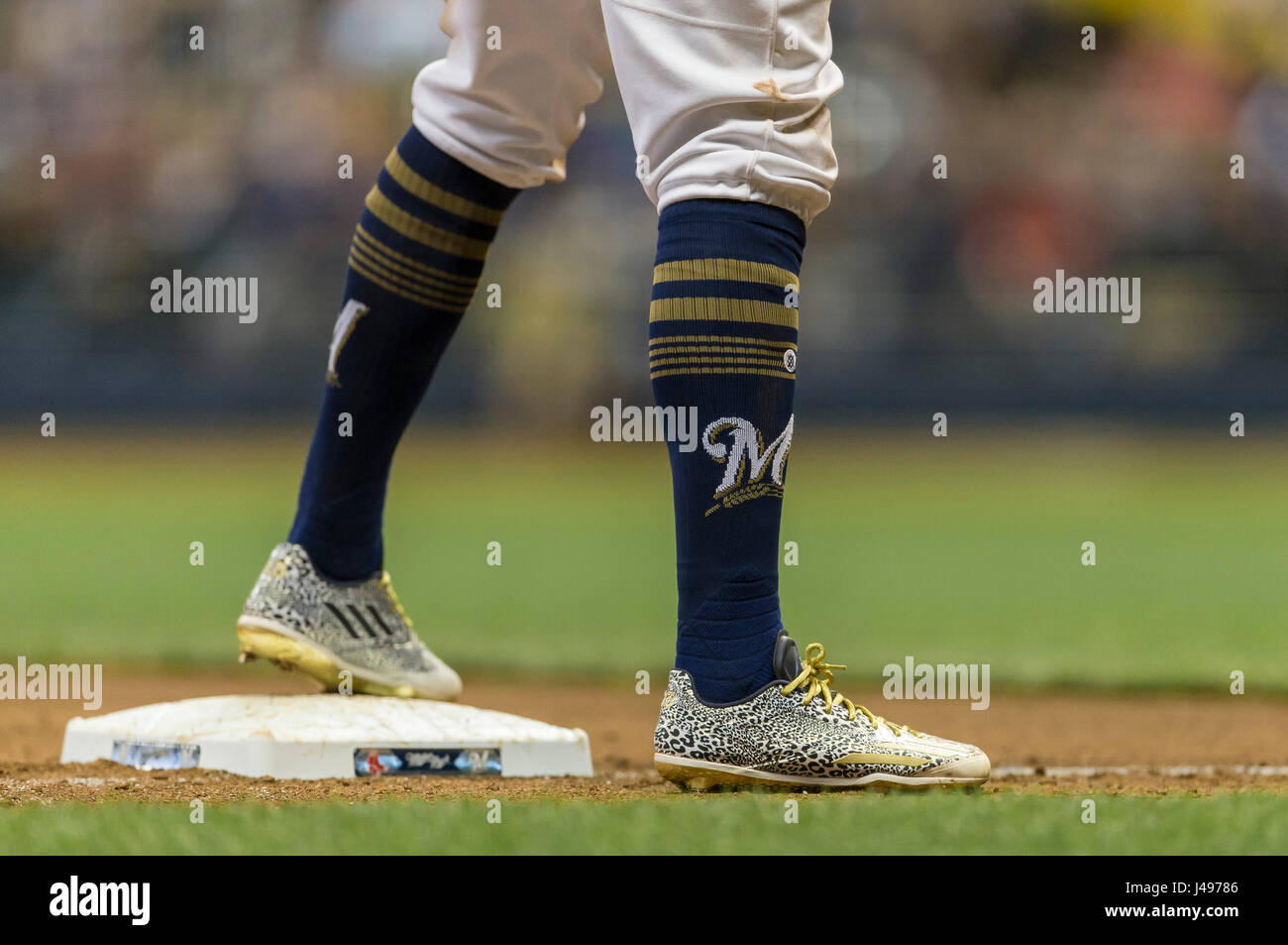 Milwaukee, WI, USA. 9th May, 2017. Milwaukee Brewers center fielder ...