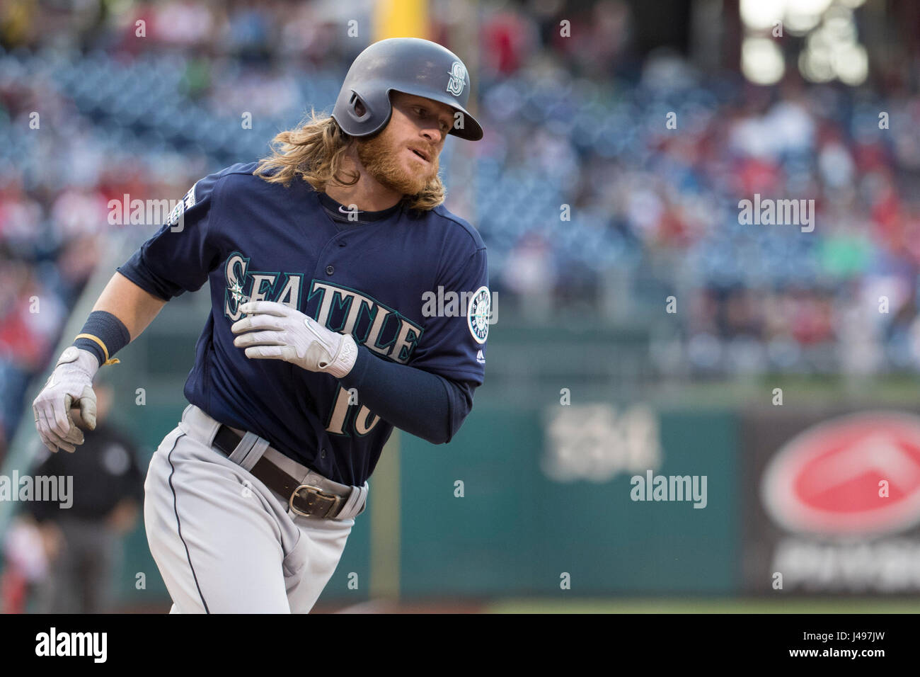 Philadelphia, Pennsylvania, USA. 9th May, 2017. Seattle Mariners right ...