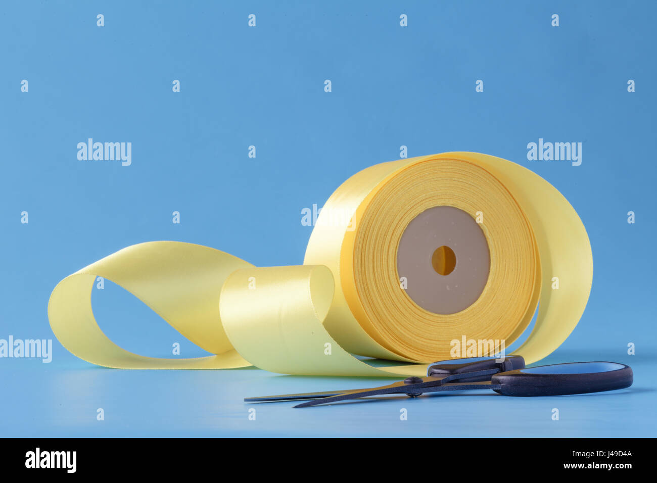 Vintage dressmaking fabrics hi-res stock photography and images - Alamy