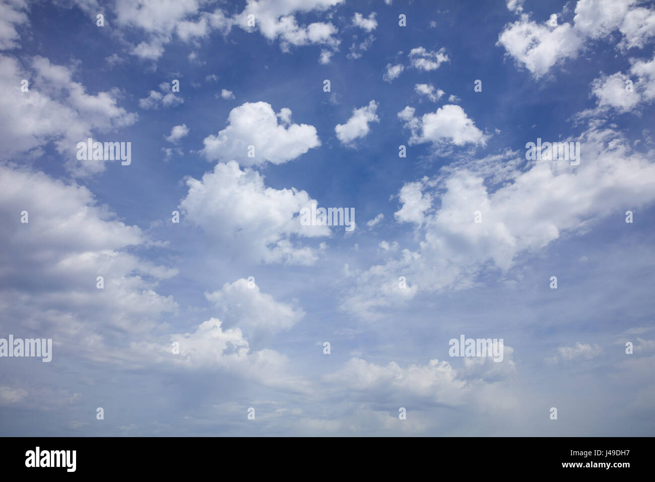 Blue sky with few clouds hi-res stock photography and images - Alamy