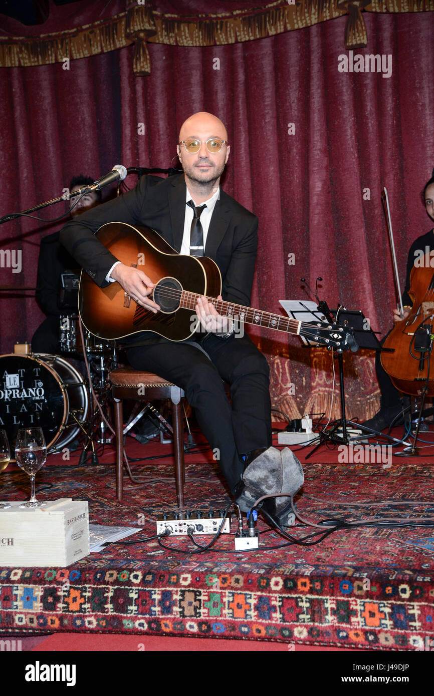 Milan, Presentation of the "Vino Veritas" show by Joe Bastianich, at ...