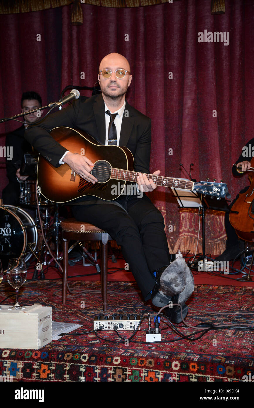Milan, Presentation of the "Vino Veritas" show by Joe Bastianich, at ...