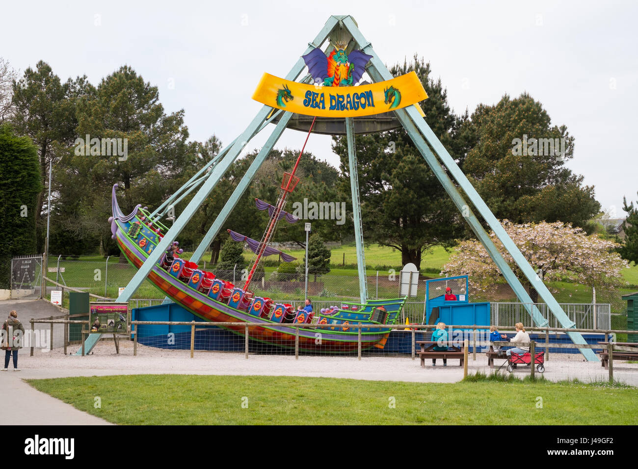 Sea Dragon swinging boat ride at Woodlands Family Theme Park, Totnes ...