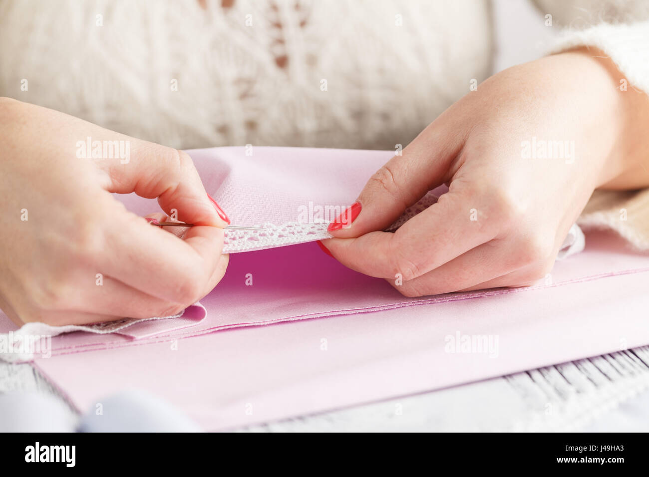 Hands tools dressmaking hi-res stock photography and images - Alamy