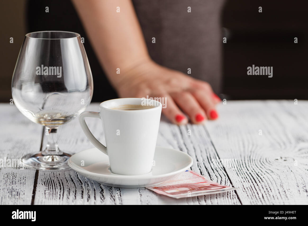 Waiter tip on table hi-res stock photography and images - Alamy
