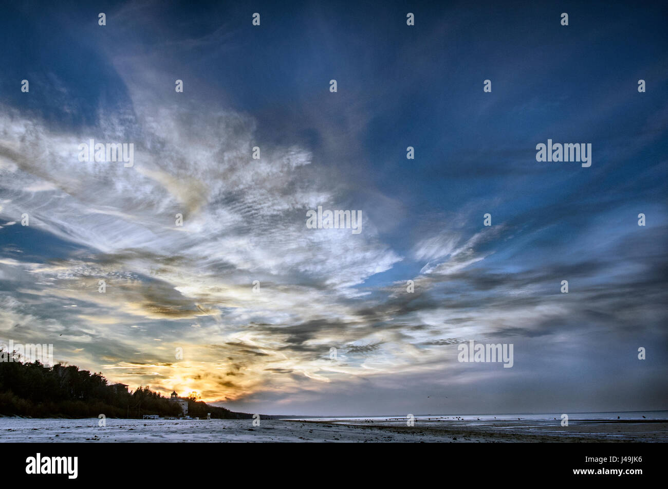 Frozen beach hi-res stock photography and images - Alamy