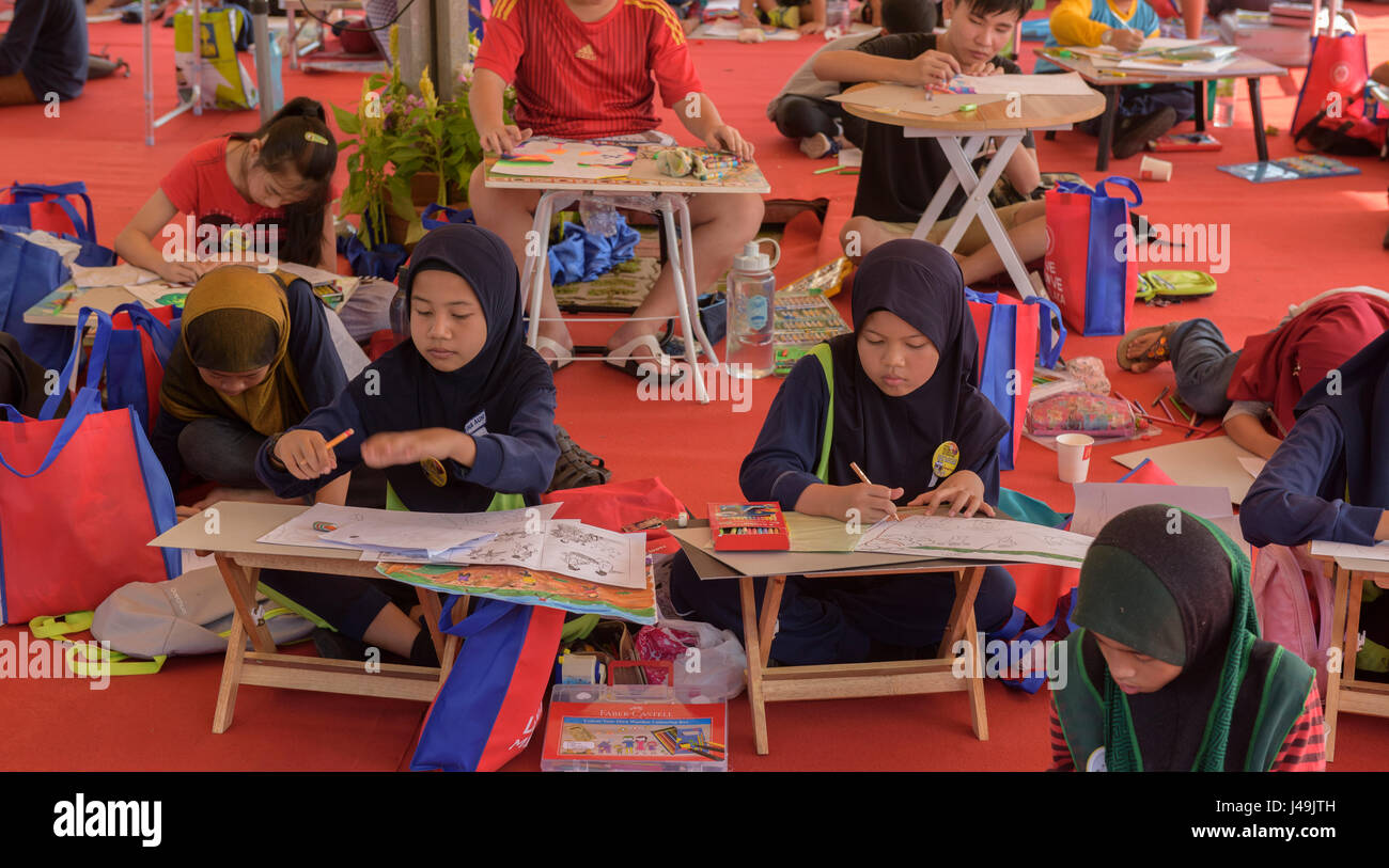 Girls drawing class, Malacca, Malaysia Stock Photo - Alamy