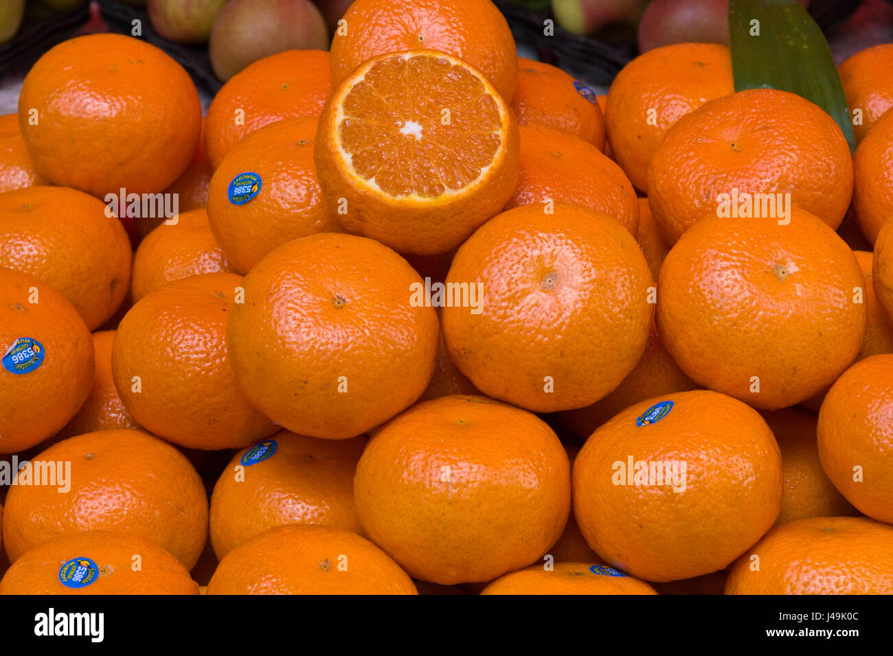 oranges fruit market stall Stock Photo - Alamy