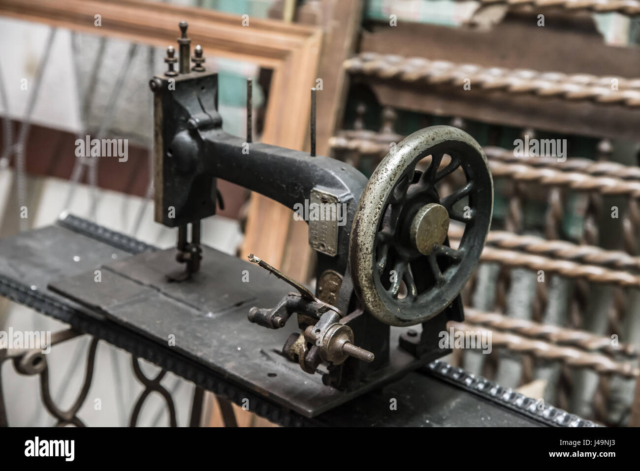 Old sewing machine Stock Photo - Alamy