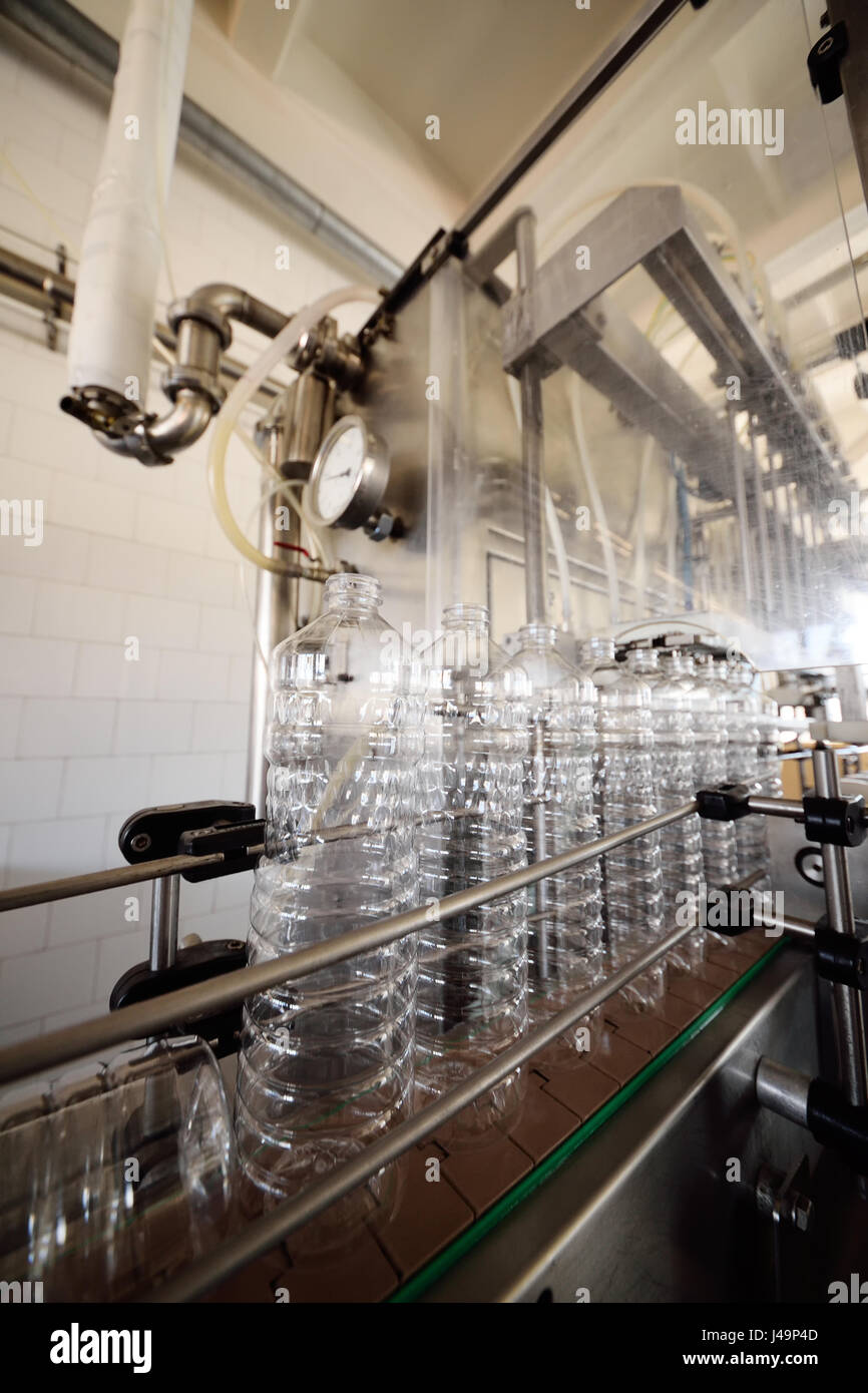 Manufacture of plastic hi-res stock photography and images - Alamy