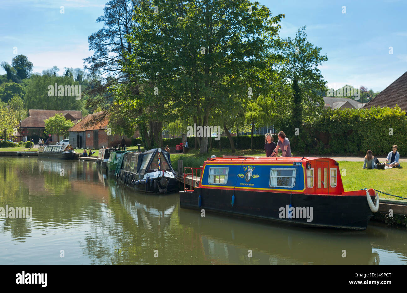 Wey navigation canal wharf hi-res stock photography and images - Alamy