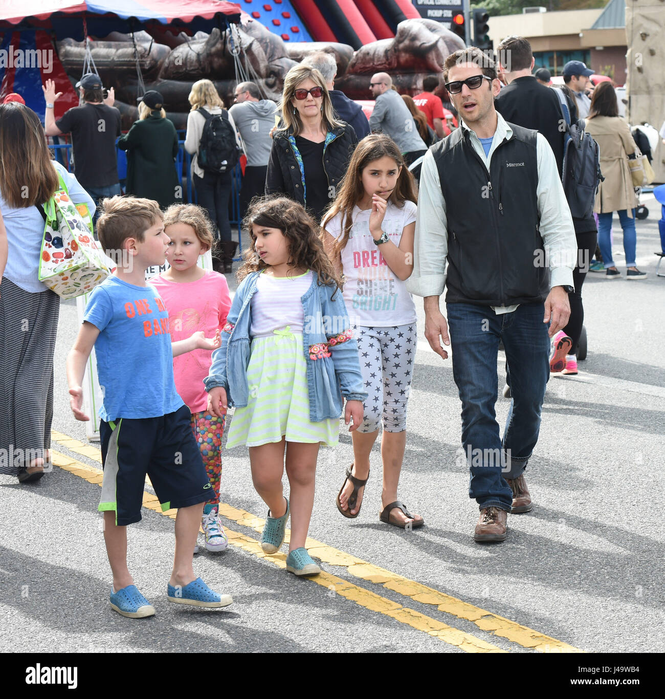 Mark Feuerstein taking his three daughters to the Farmers' Market in ...