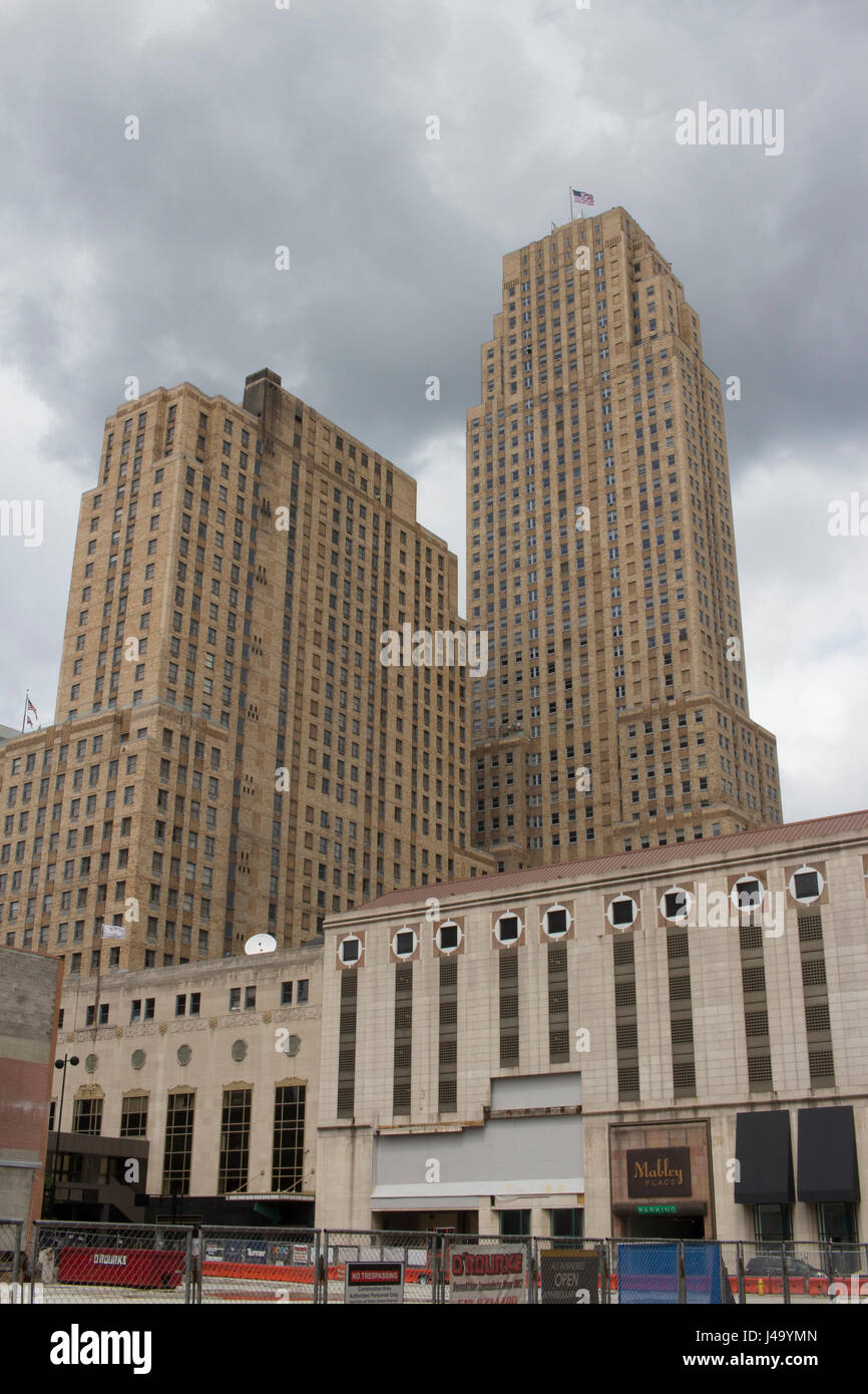 The carew tower located in Cincinnati, Ohio Stock Photo - Alamy