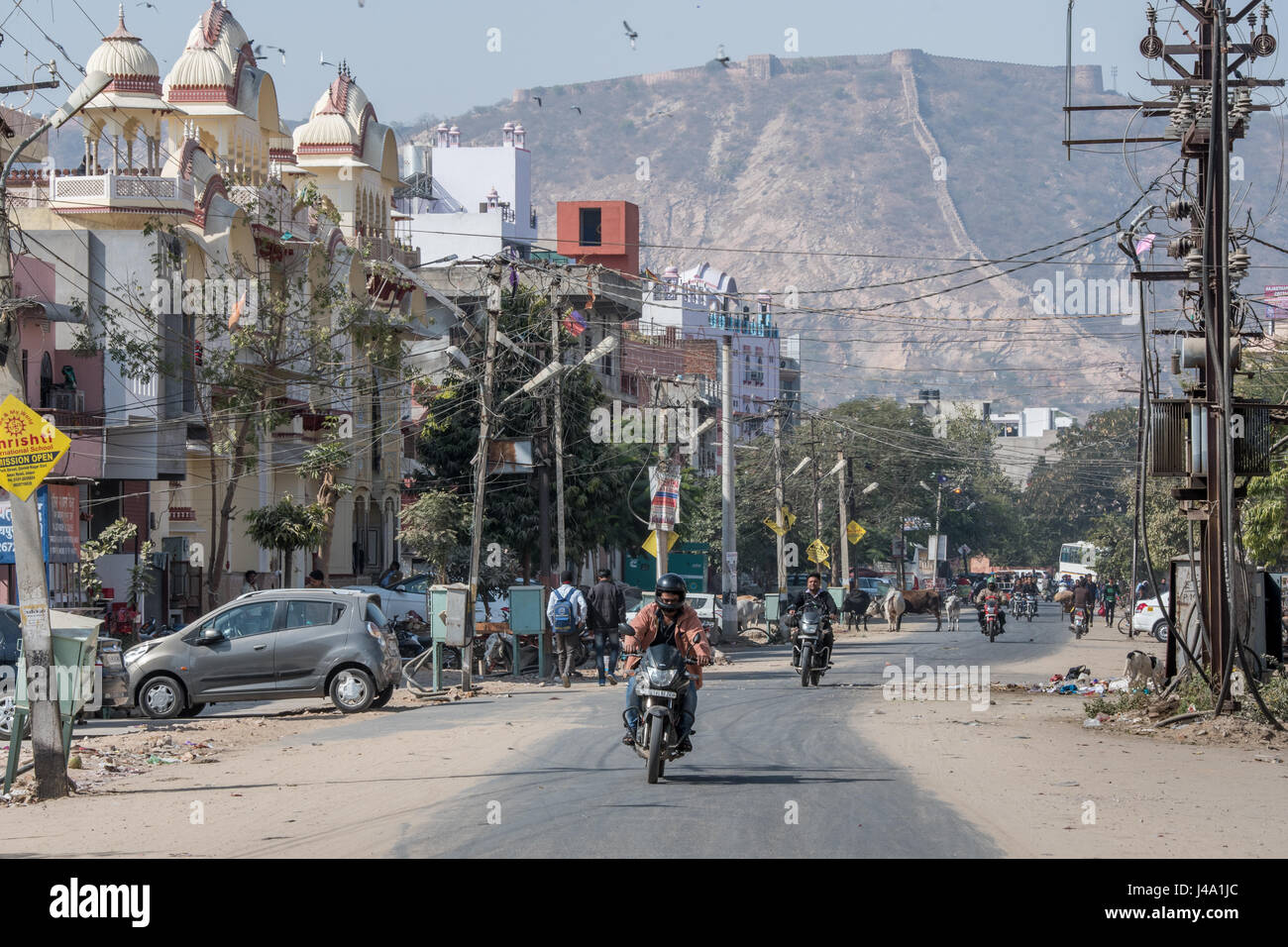 India street scene hi-res stock photography and images - Alamy