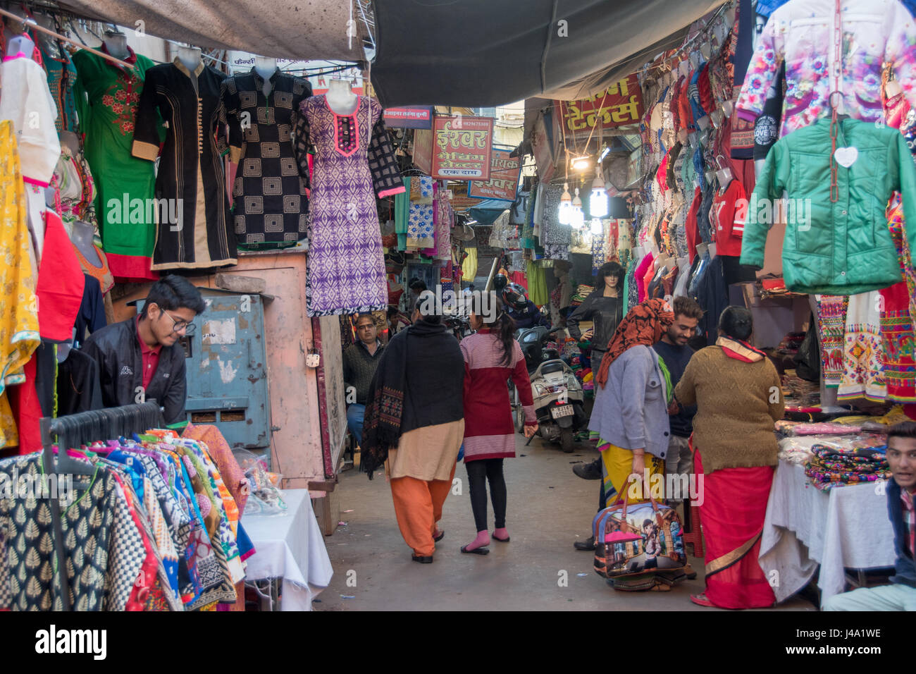Johri Bazaar; Indian people shopping in marketplace in Jaipur, India ...