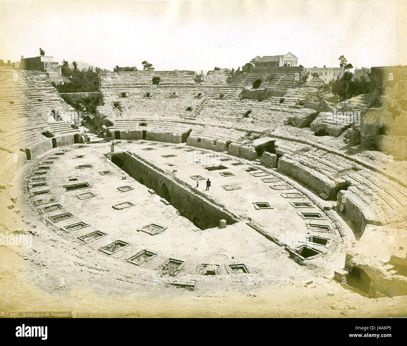 Amphitheater in pozzuoli hi-res stock photography and images - Alamy