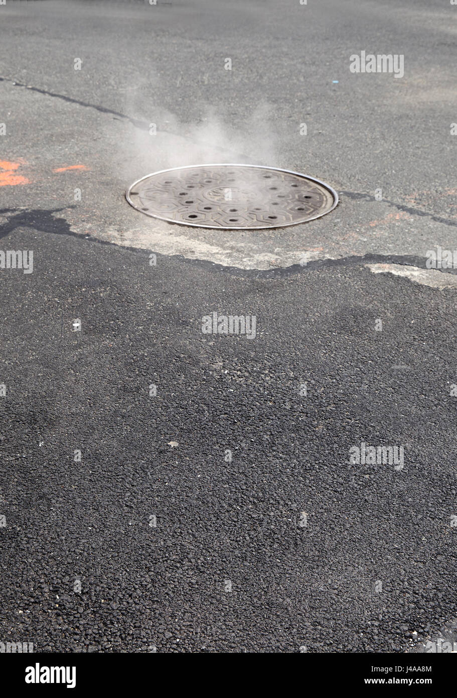 Steam on the street of Manhattan Stock Photo - Alamy