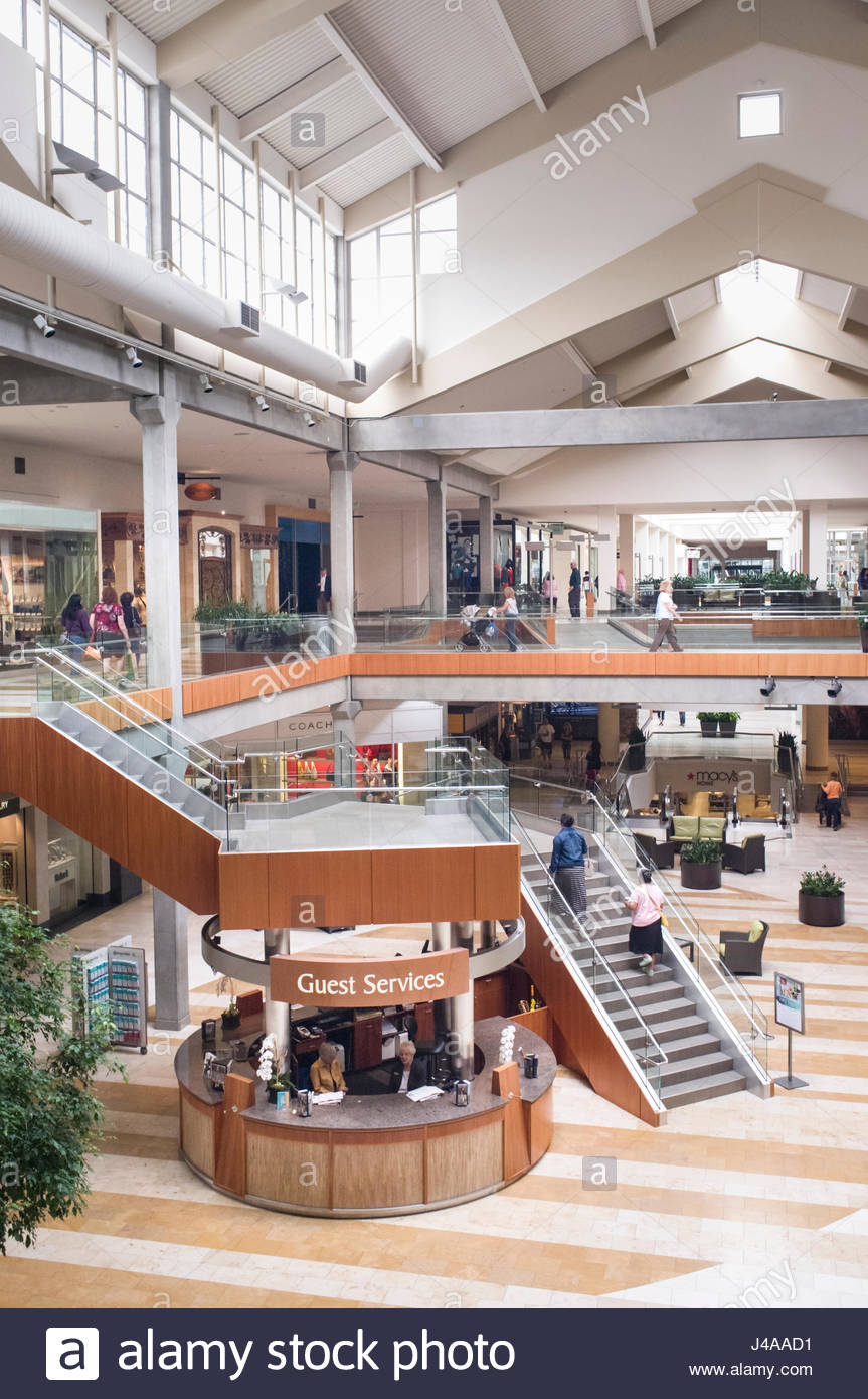 Kiosk In Mall High Resolution Stock Photography and Images - Alamy