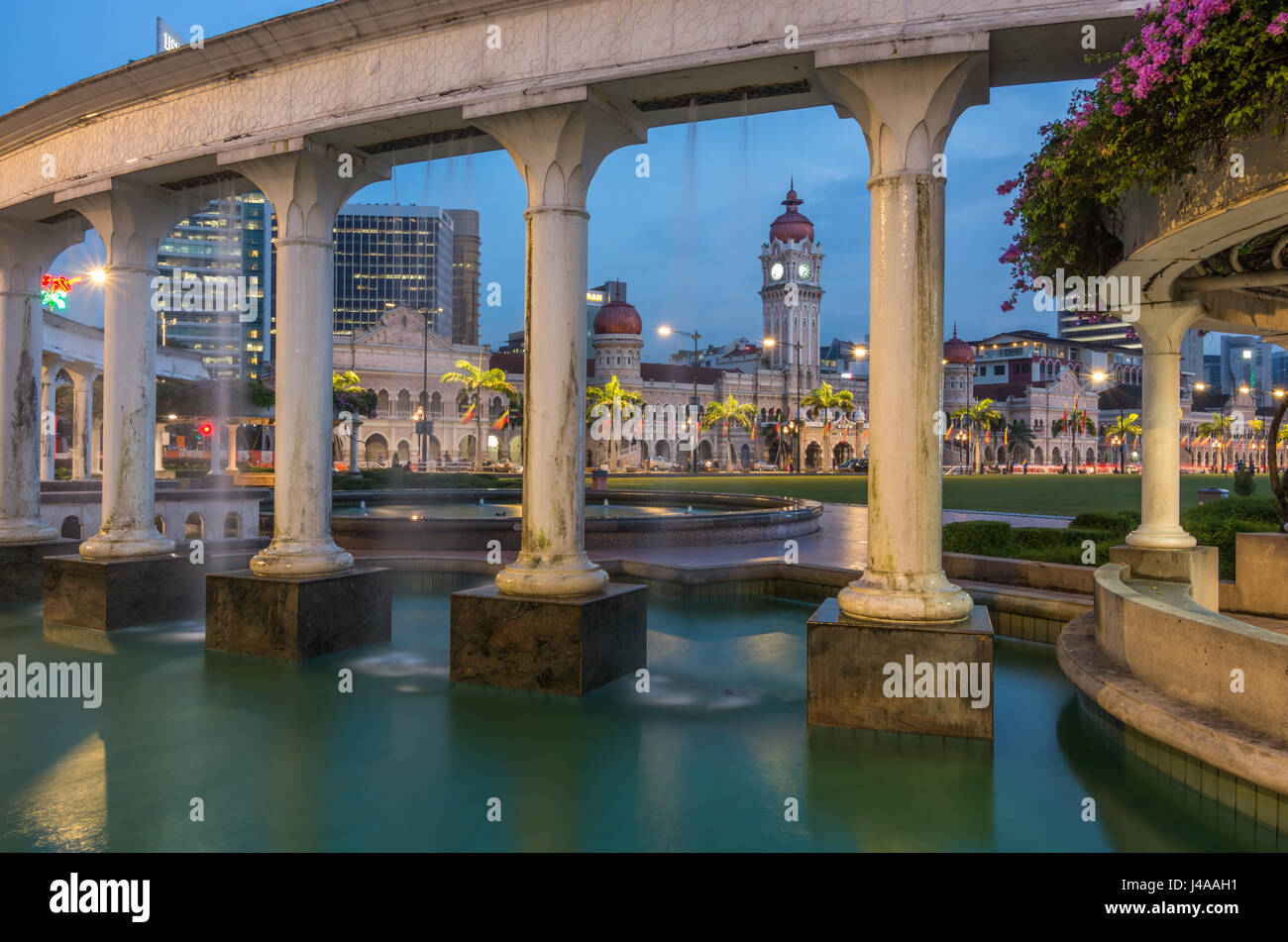 Malaysia colonial architecture columns hi-res stock photography and ...