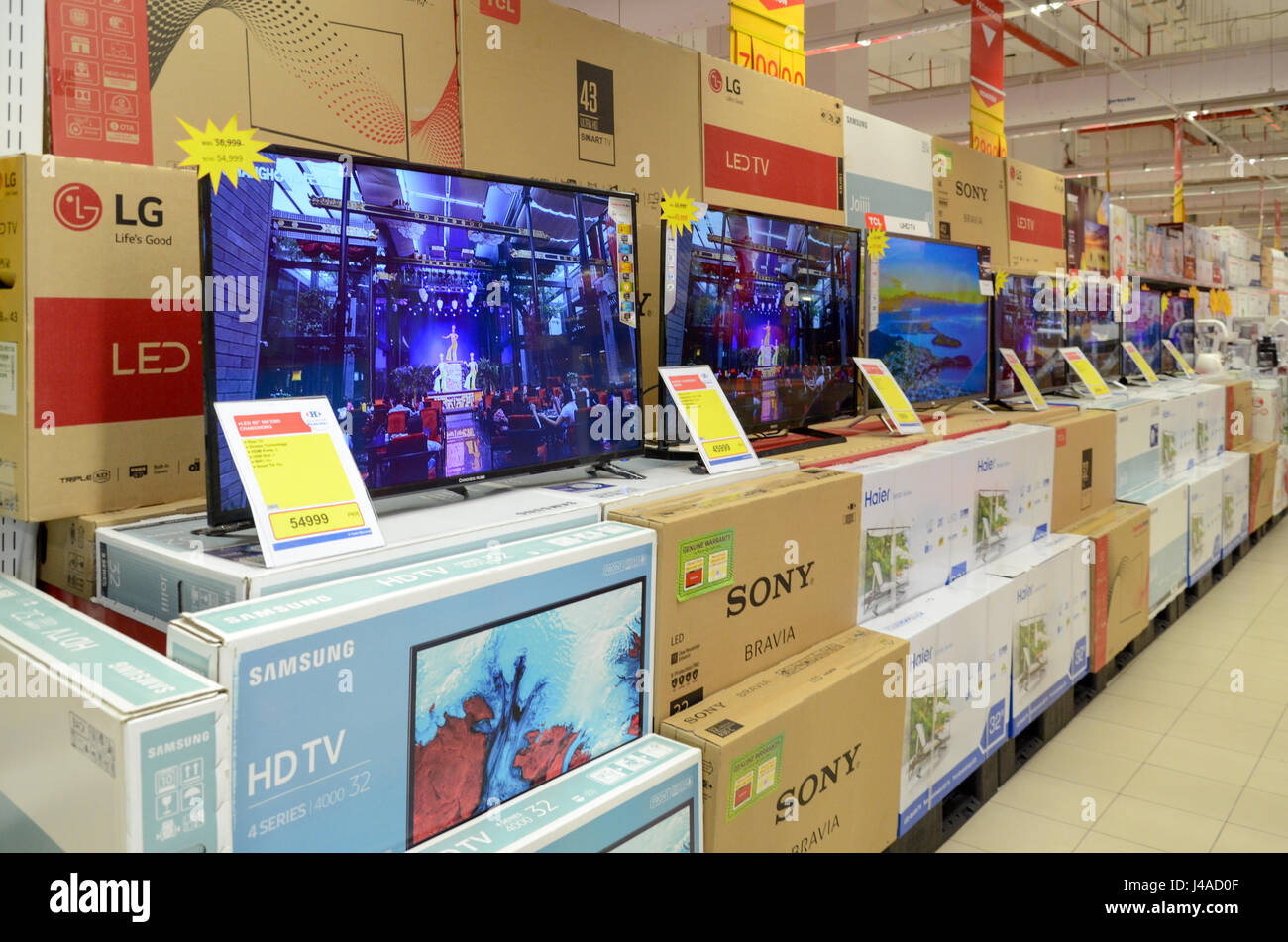 Large Screen Televisions in Supermarket, Emporium Mall, Lahore Pakistan ...