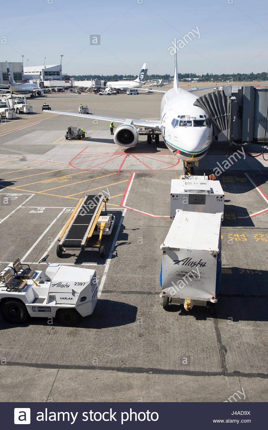 Satellite Terminal High Resolution Stock Photography and Images - Alamy