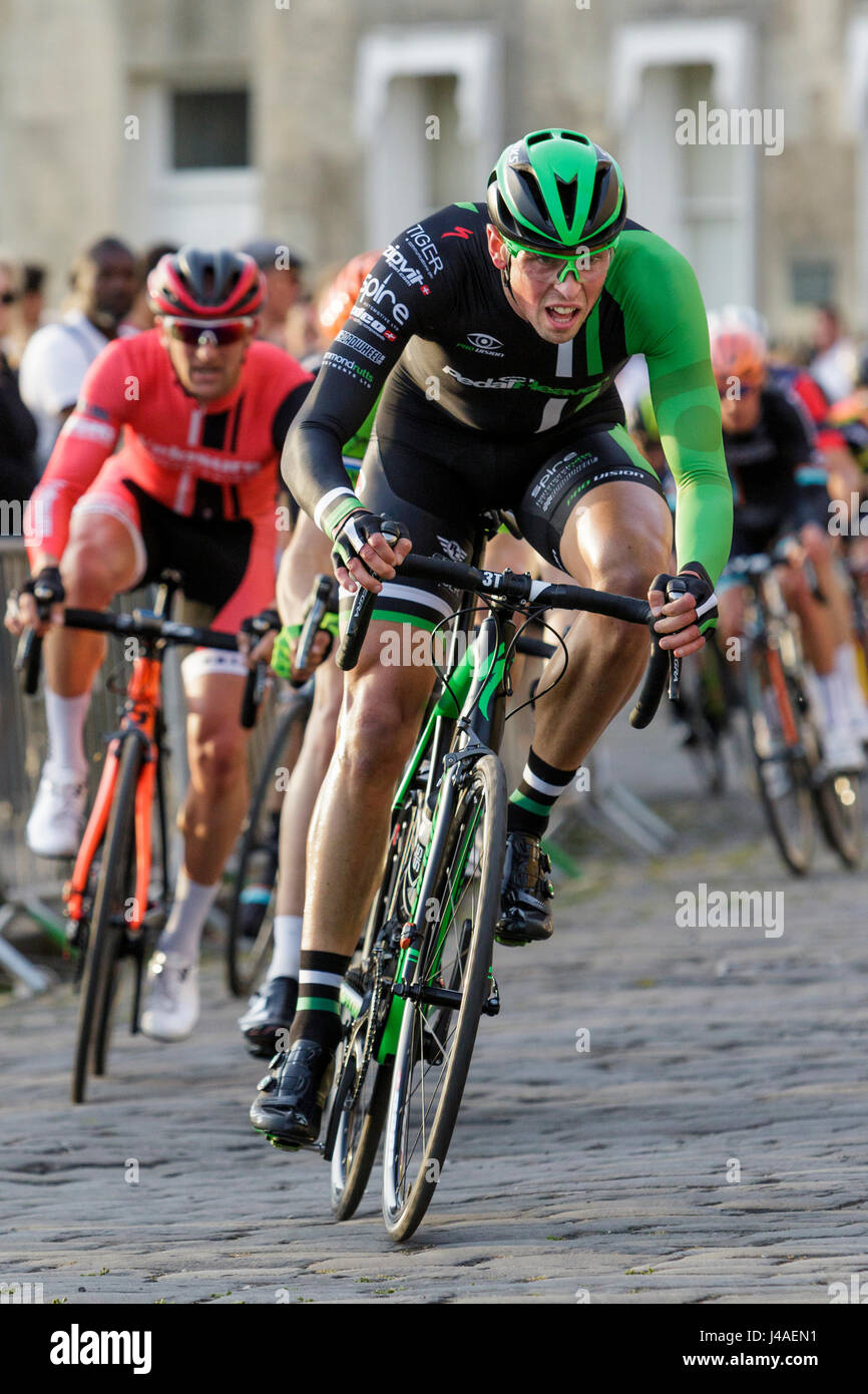 Professional cycle racing hi-res stock photography and images - Alamy