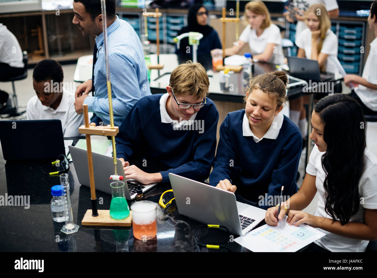 Group of students laboratory lab in science classroom Stock Photo - Alamy