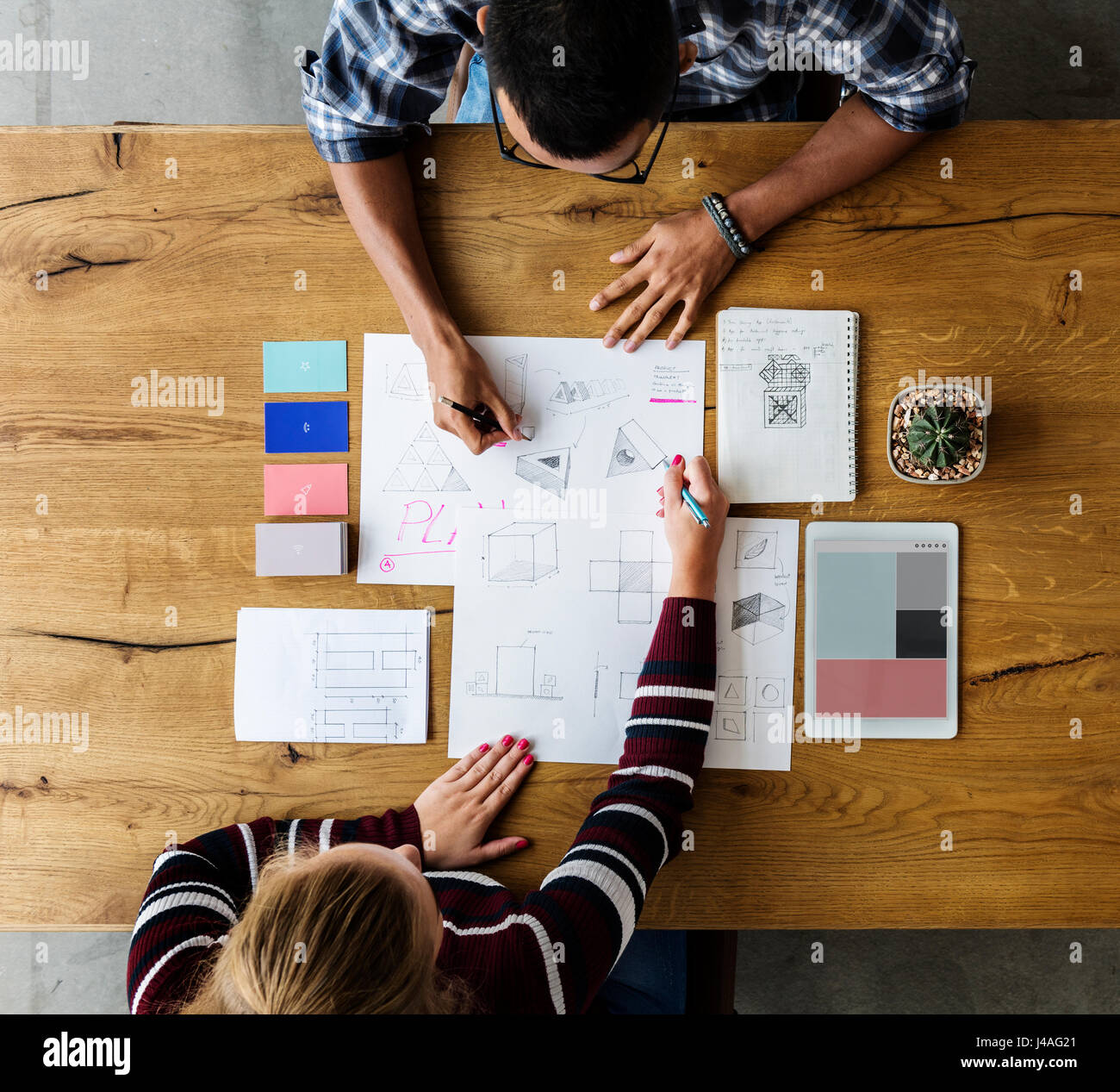 Working hands drawing hi-res stock photography and images - Alamy
