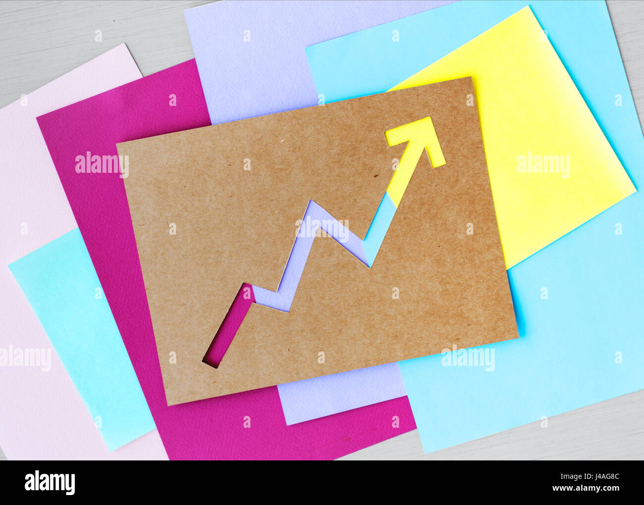 Zigzag arrow hi-res stock photography and images - Alamy