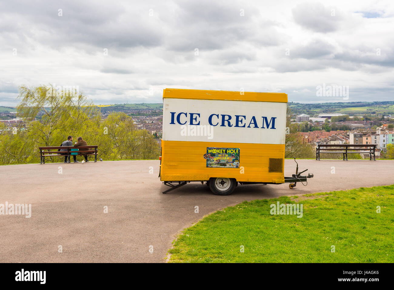 Yellow ice cream van hi-res stock photography and images - Alamy