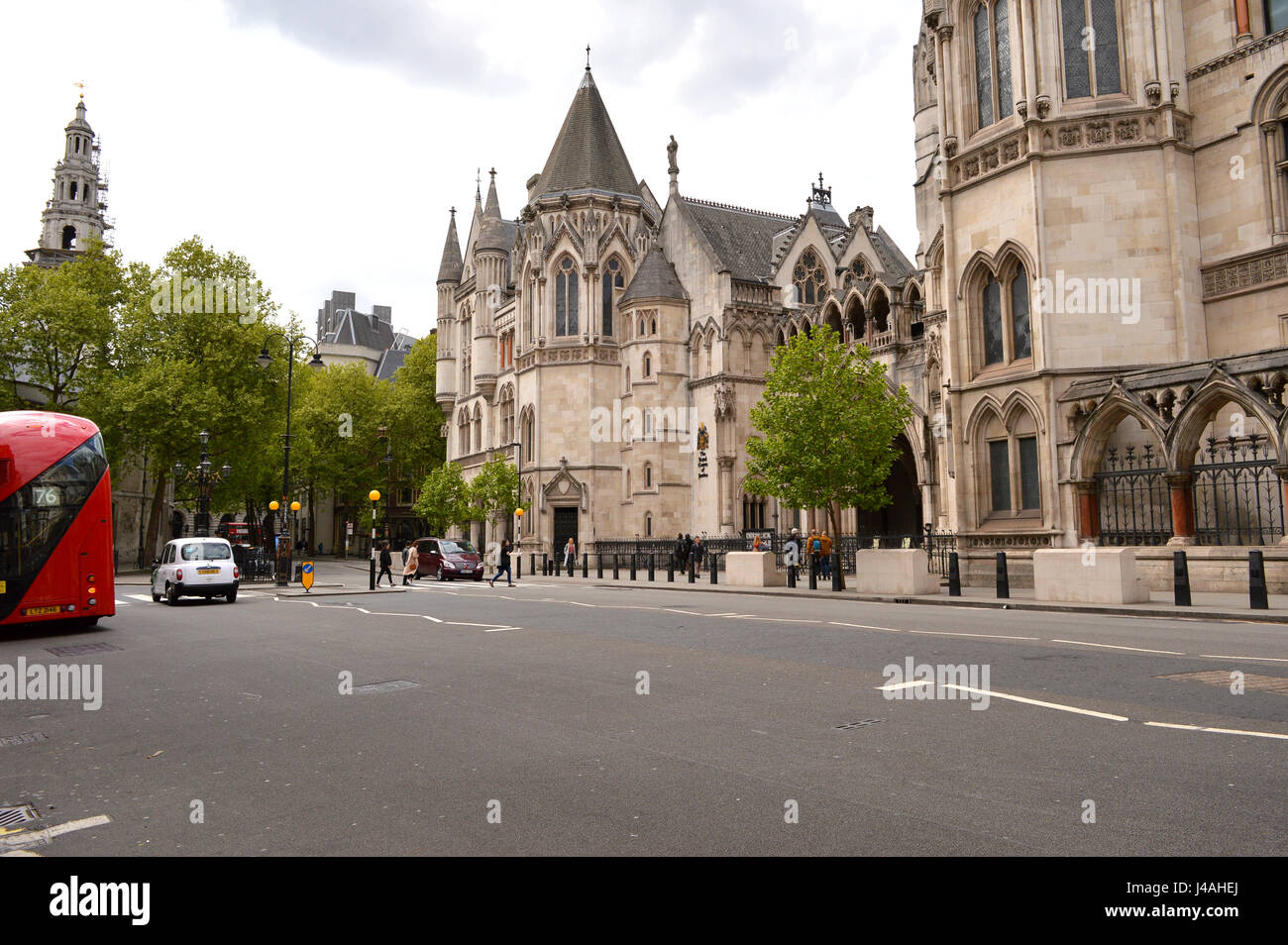 British courts hi-res stock photography and images - Alamy