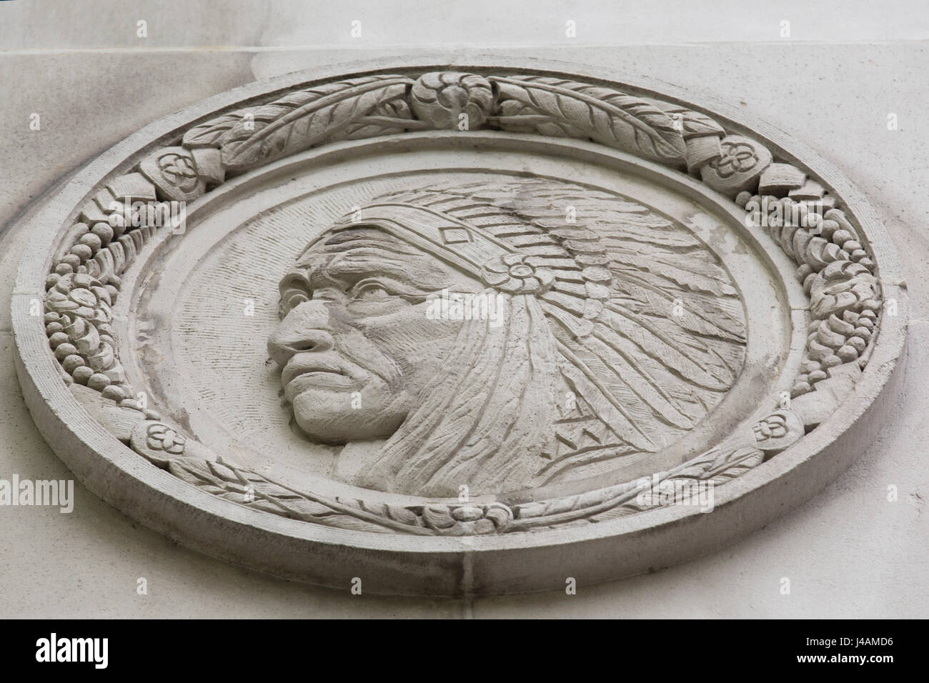 First nations indian chief hi-res stock photography and images - Alamy
