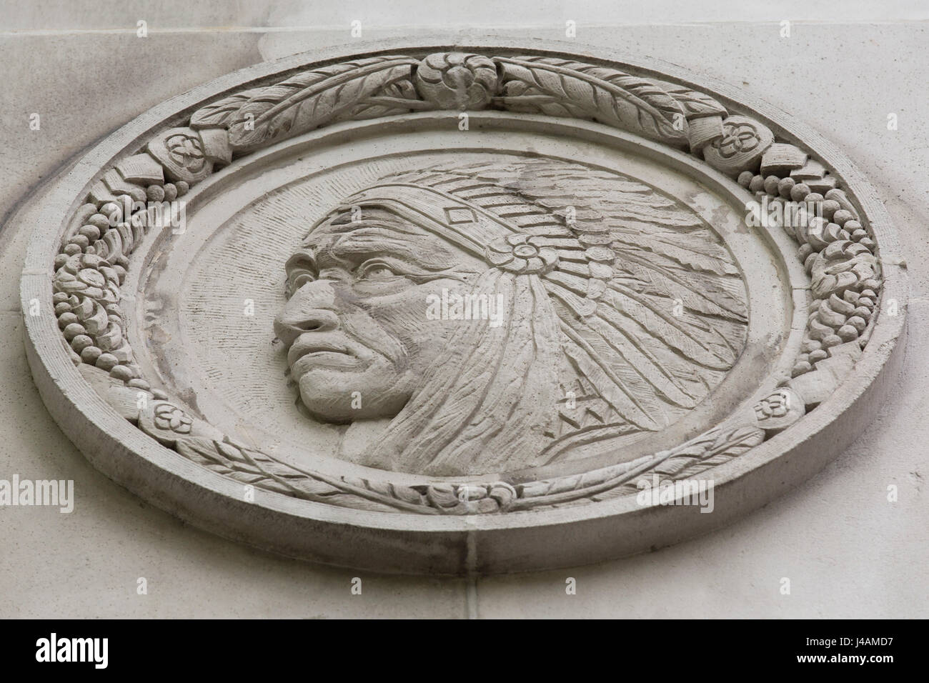 First nations indian chief hi-res stock photography and images - Alamy