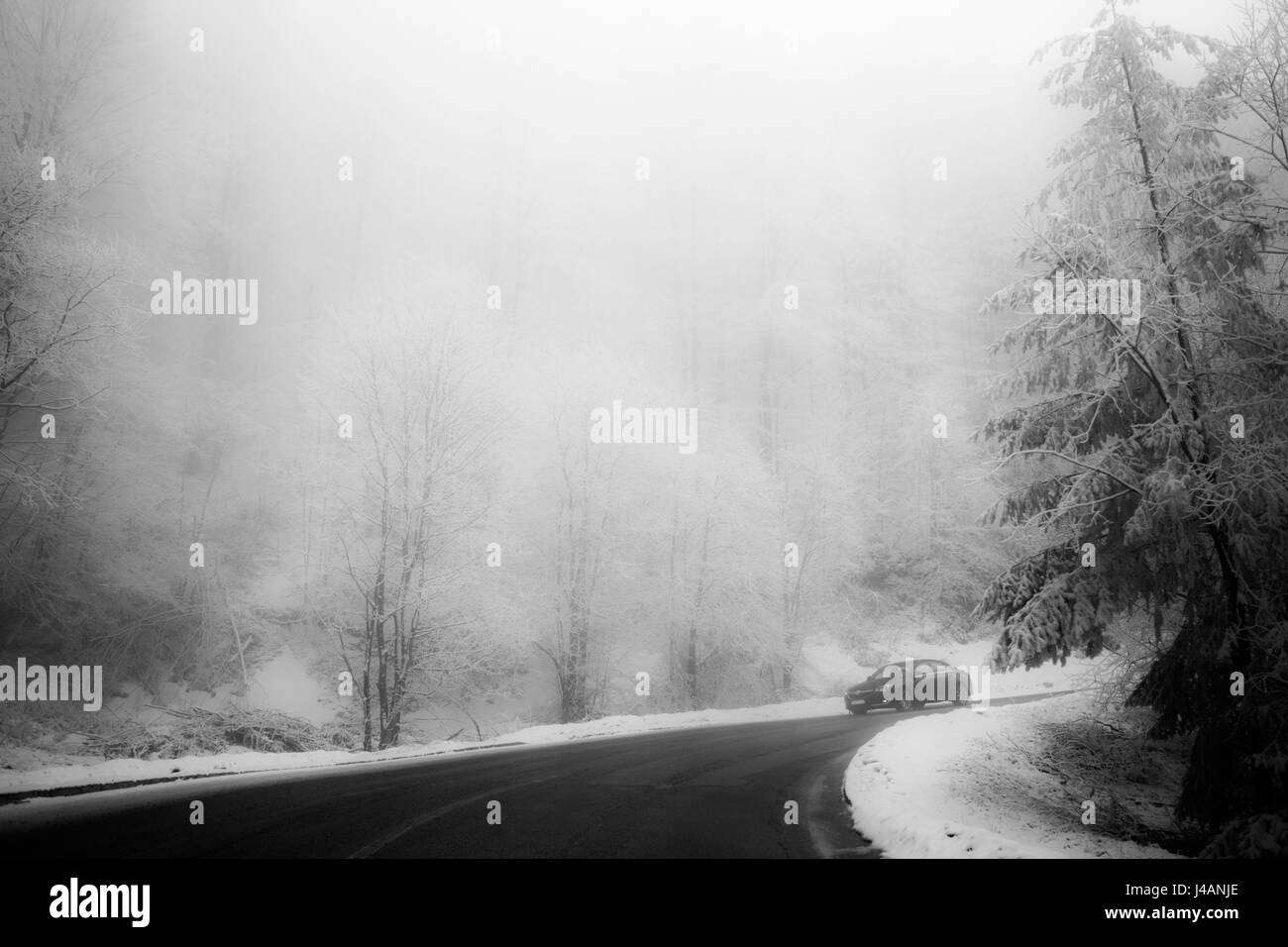 Fog snow line hi-res stock photography and images - Alamy