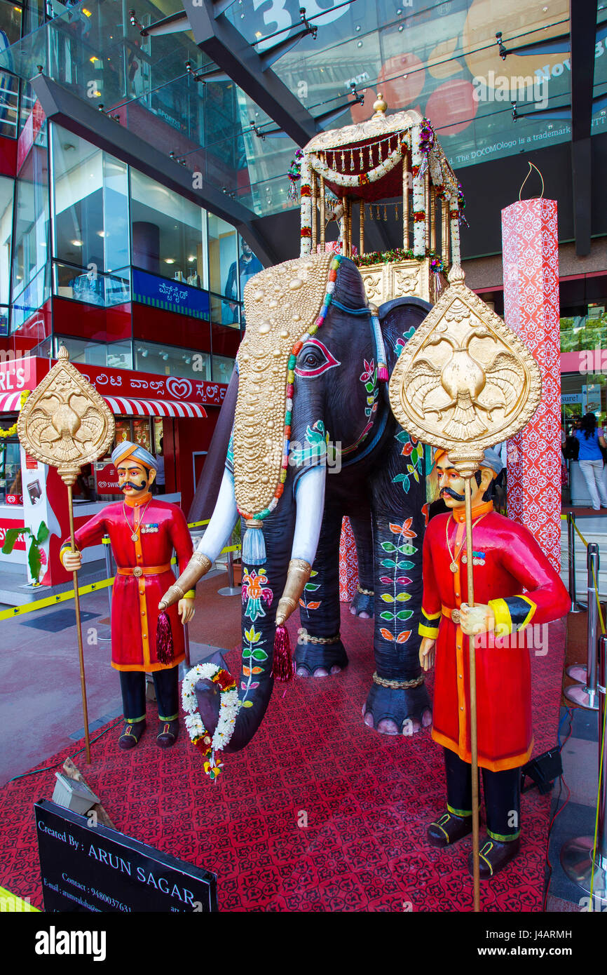 Indian people visiting The Forum, a popular shopping mall at Hosur Road ...