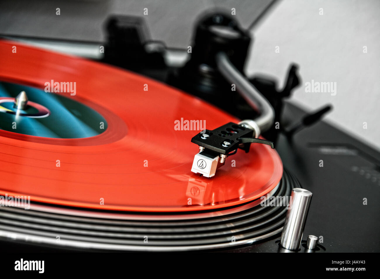 Phonograph tone arm hi-res stock photography and images - Alamy