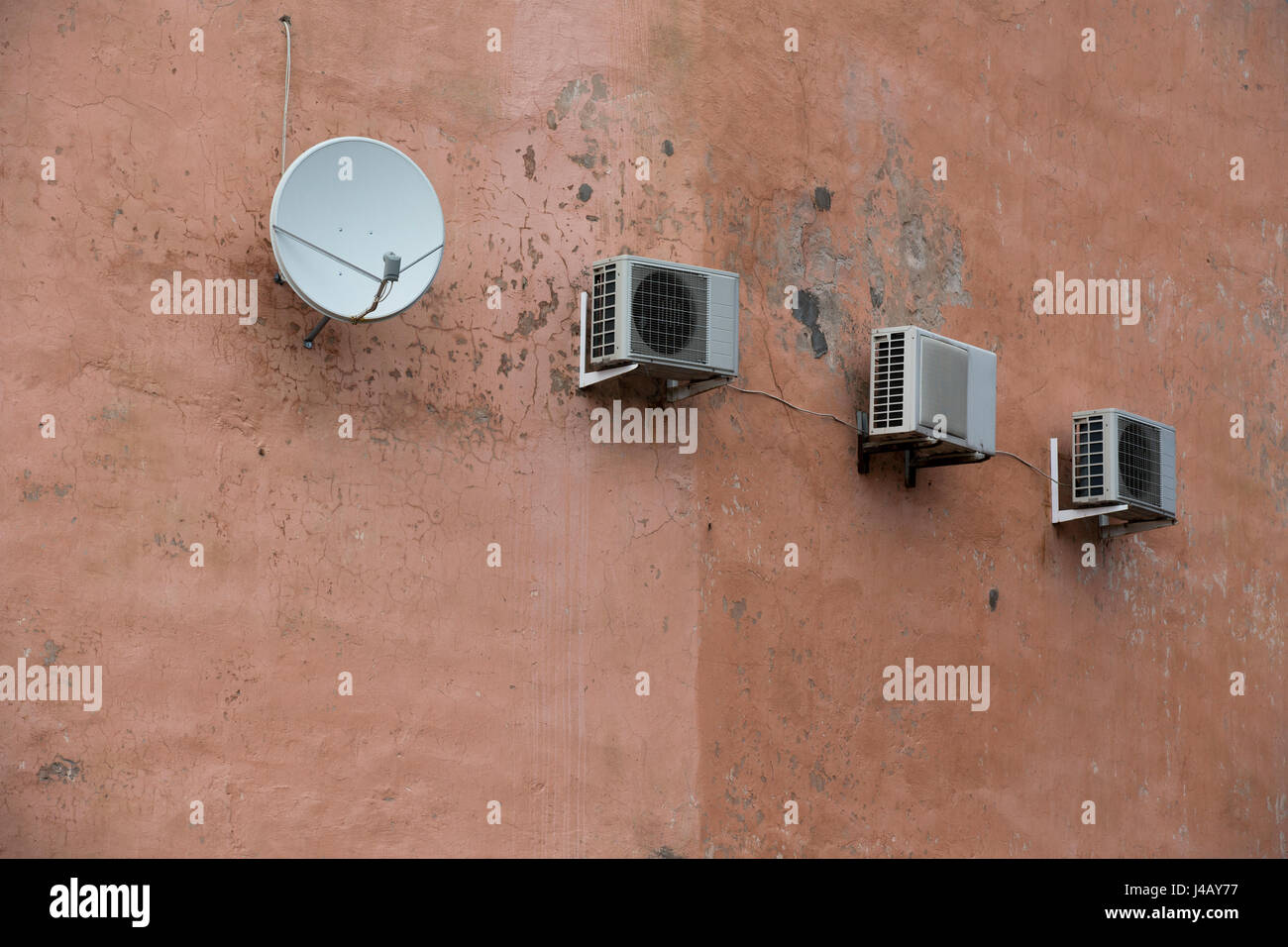 Air conditioning compressors hi-res stock photography and images - Alamy