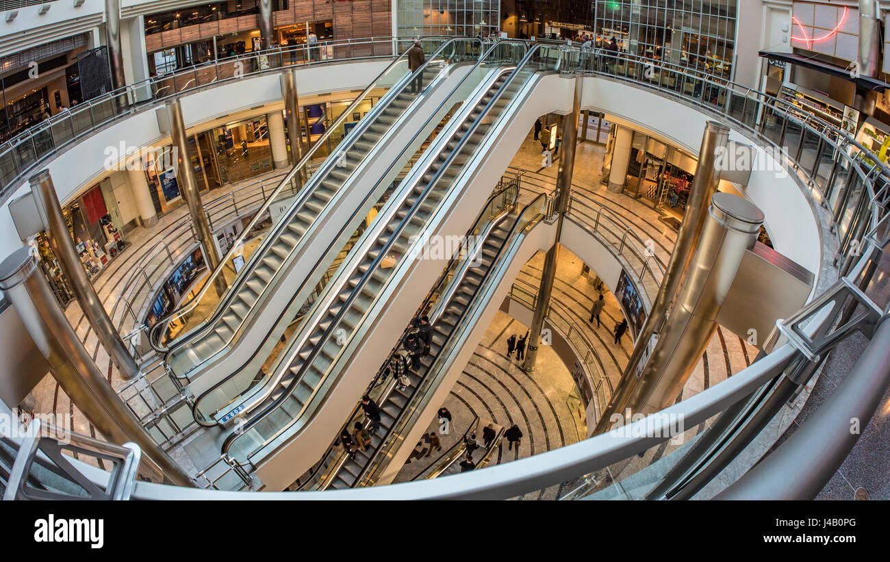 Canary wharf shopping mall hi-res stock photography and images - Alamy