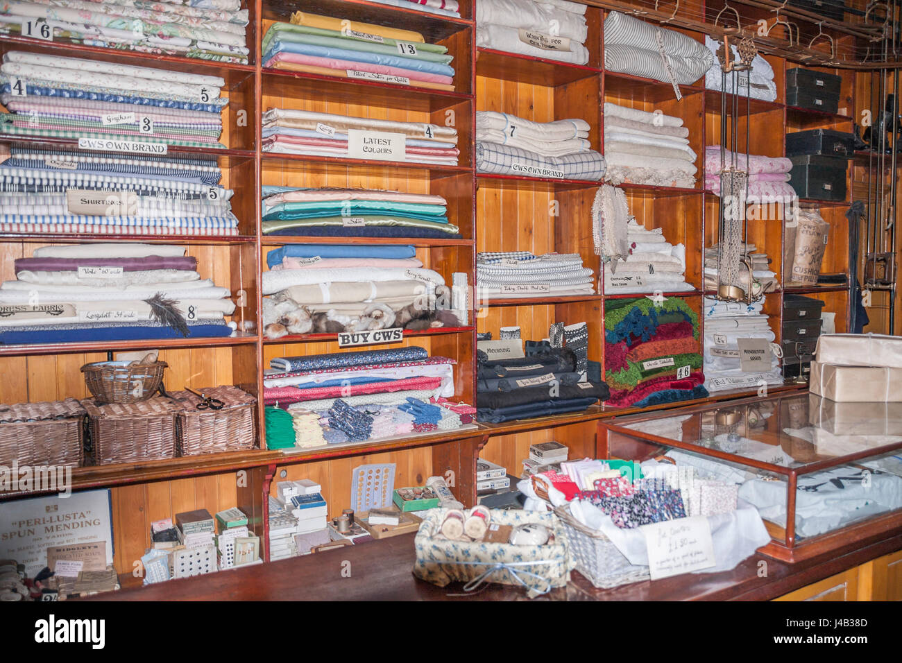 Co operative store inside hi-res stock photography and images - Alamy